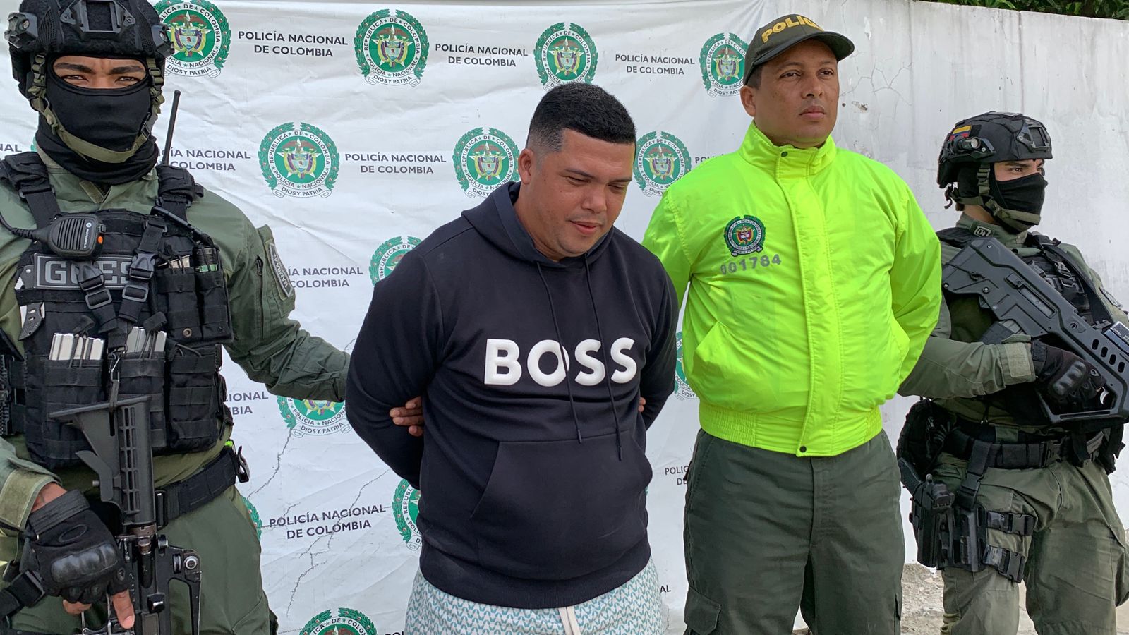 CAPTURADO ALIAS "EL Enano", JEFE DE ZONA DE ALIAS "Castor" - La Cantaleta